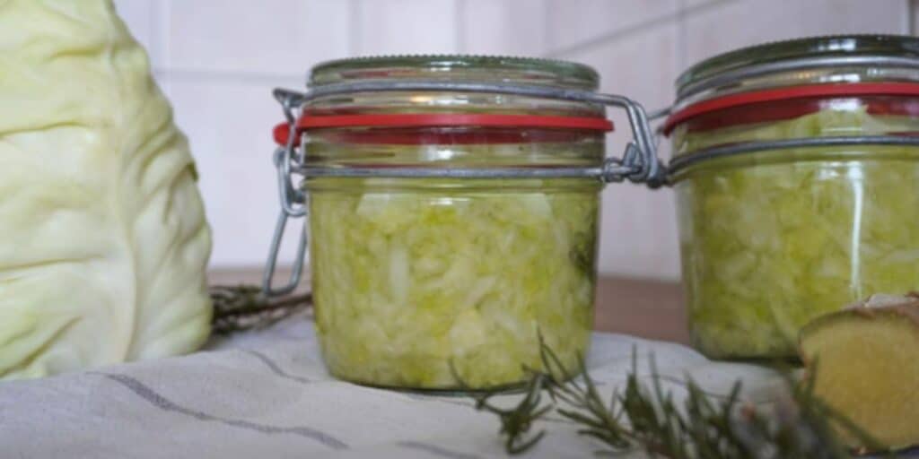 Spitzkohl fermentieren: Rezept zum Spitzkohl haltbar machen